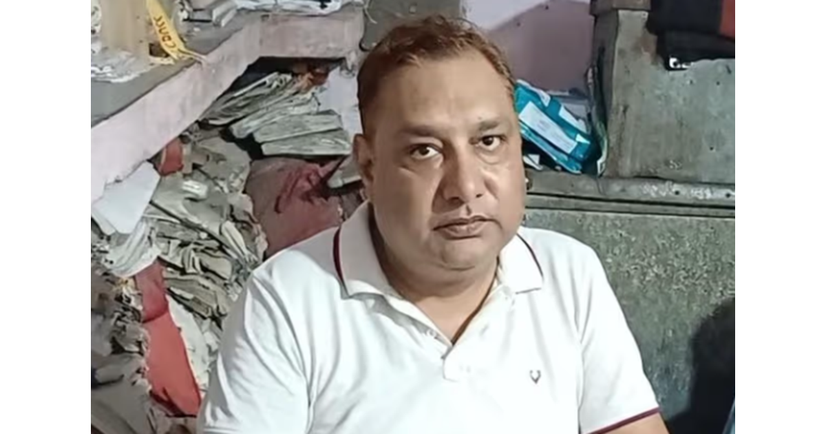 महिला कर्मी और नाबालिग बेटी से अश्लील हरकत,आरोपी अधिकारी गिरफ्तार